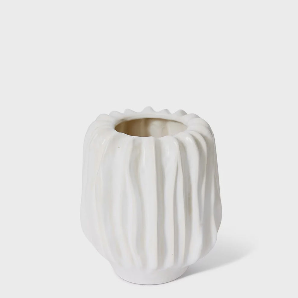 Alberto Vase 16x15x17cm Ivory – URBAN EDGE STYLE